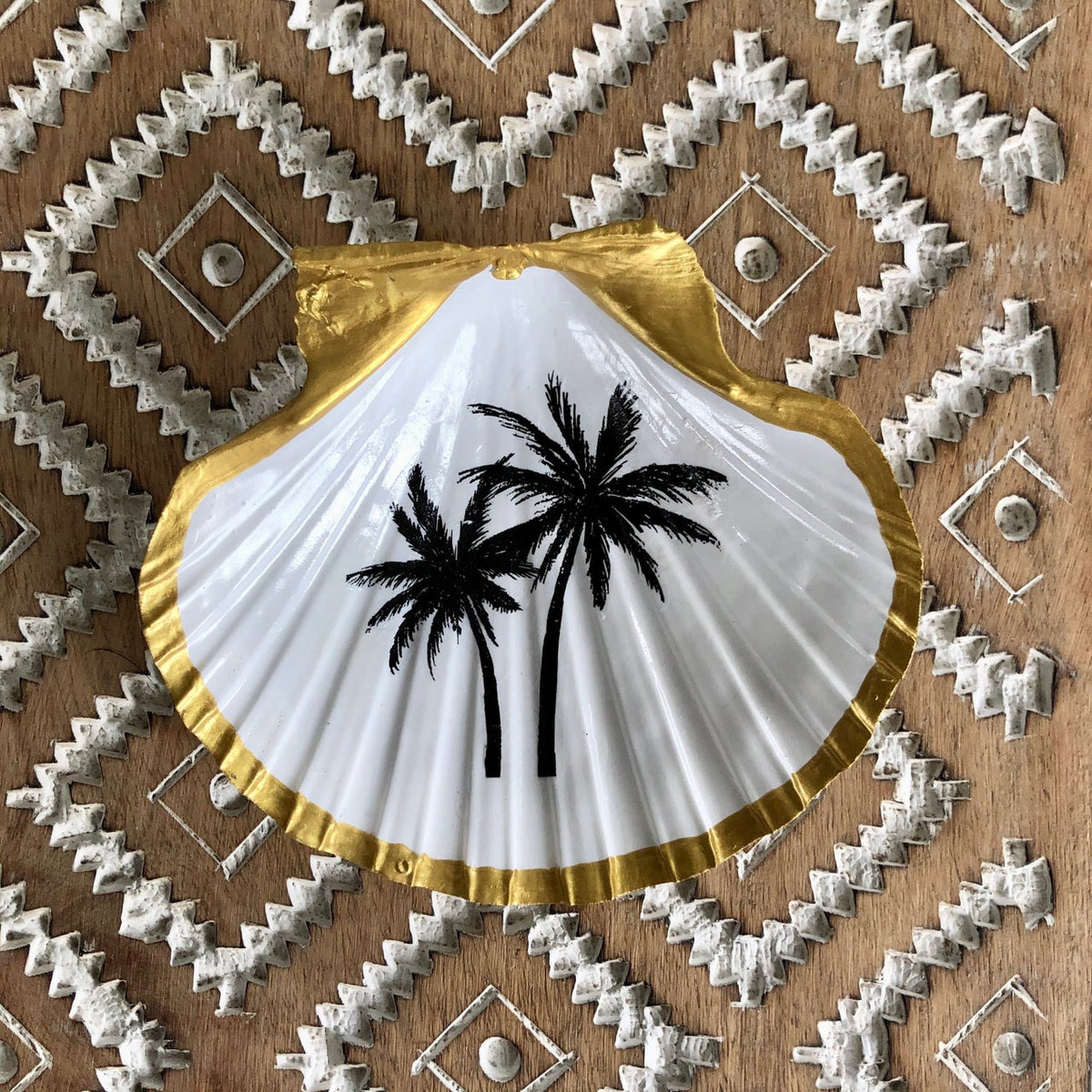 Small Scallop Shell - Palm Tree